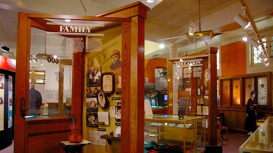 Ernest Hemingway Museum and House in Oak Park, Illinois | Expedia.ca
