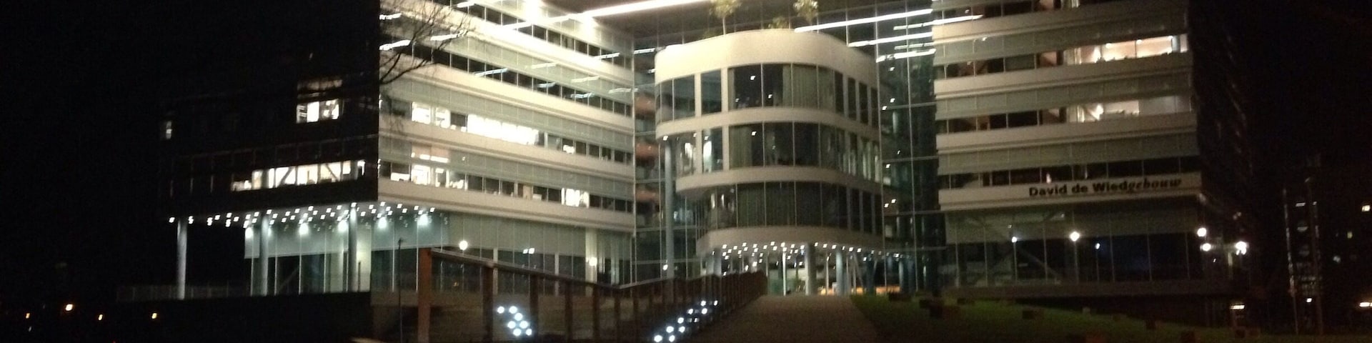 Nighttime architecture at its best #welldesigned