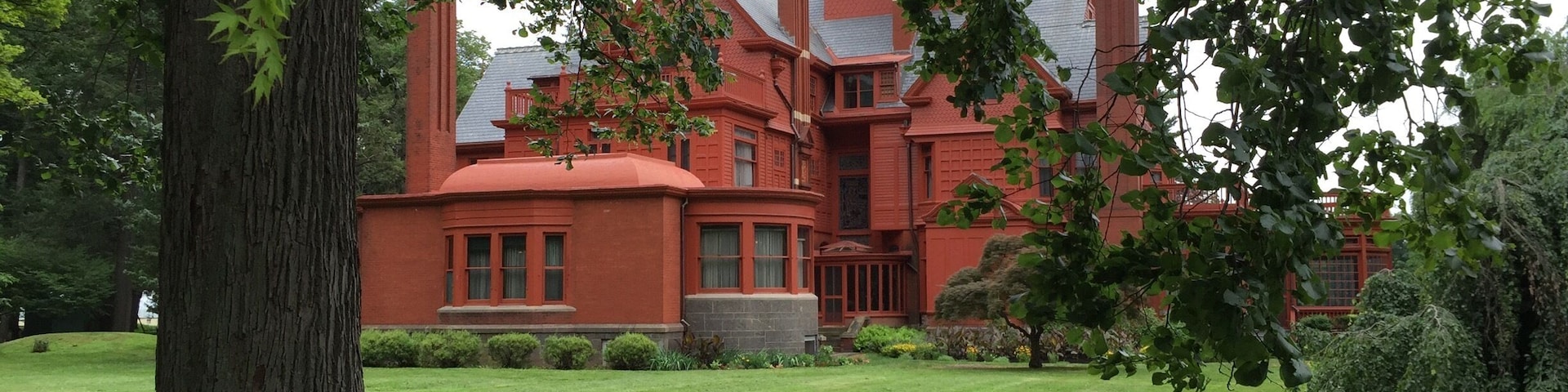 Glenmont is the mansion where Thomas and Mina Edison lived with their children.