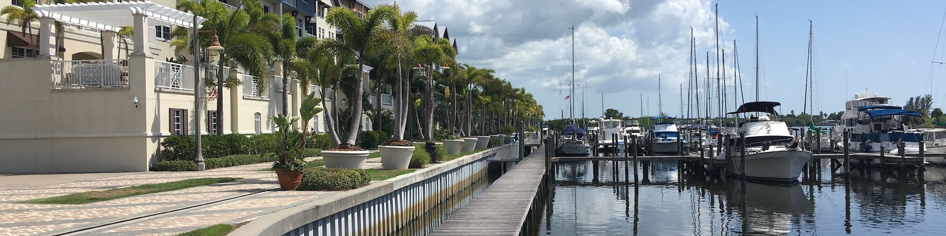 Tucked away in between major tourist destination Orlando and Florida’s gulf coast beaches is this sweet little getaway in Ruskin, Fl.