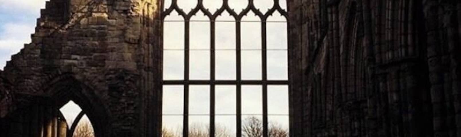 Beautiful ruins from one of my favorite cities - the remains of Holyrood Abbey from Mary Stuart’s palace in Edinburgh