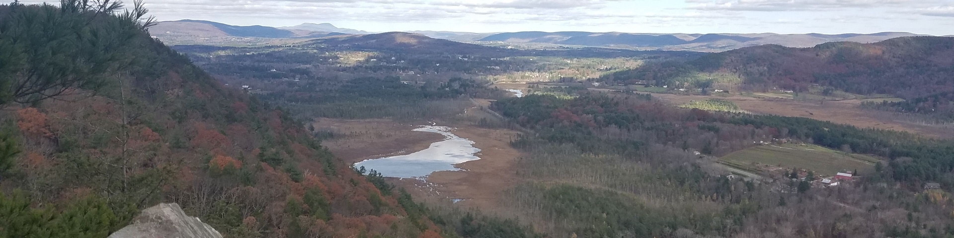 A relatively easy hike for this nice view.