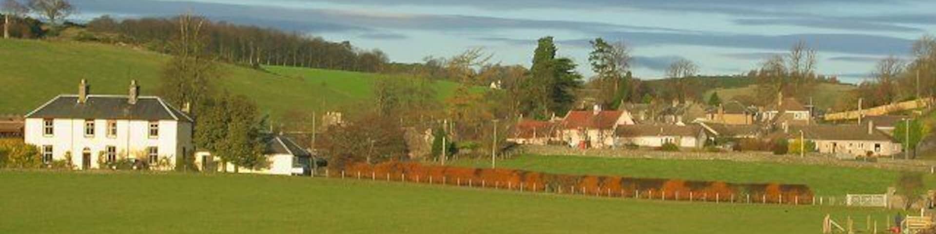 Luthrie. Village and farmland.
