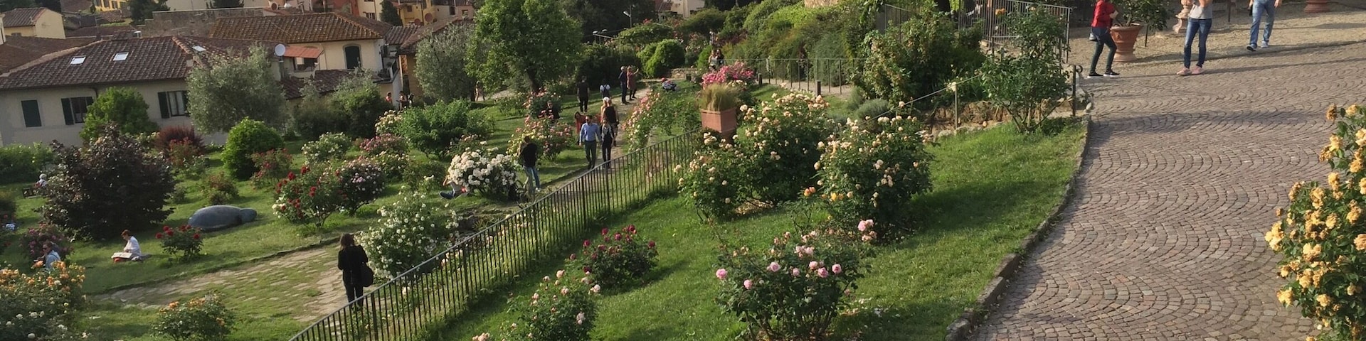 Le
Jardin des
Roses sur
Le
Chemin de la
Piazzale Michelangelo