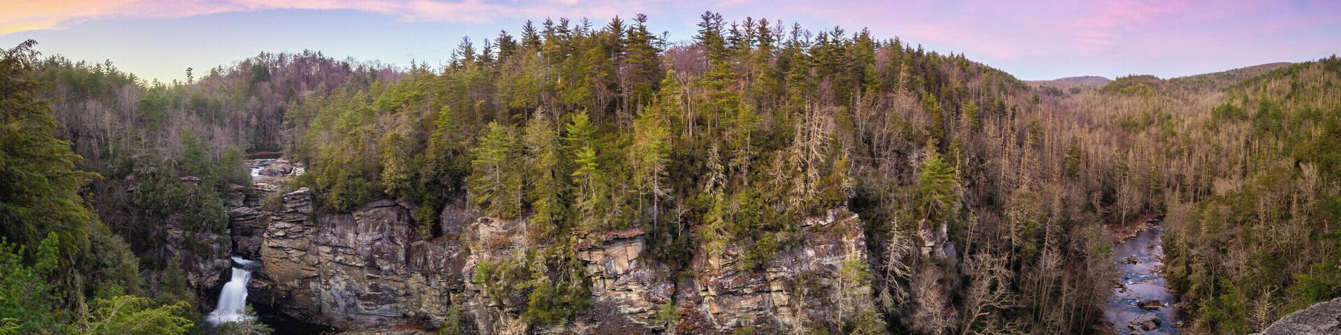 This is the panorama I took of the Linville Falls from an overlook. Such an amazing view.
#BvSSpring
#BvSMountains