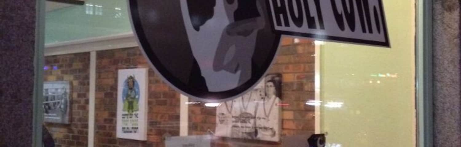 I will fly all the way back to Geneva just for another burger with avocado mash from Holy Cow.
Seriously. Go there. And my meal was only 15 CHF!