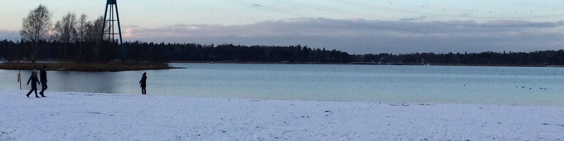 The snowy beach in the Finnish Winter!! #snowtrove