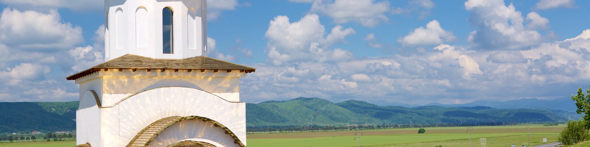 Romênia caracterizando fazenda e arquitetura moderna