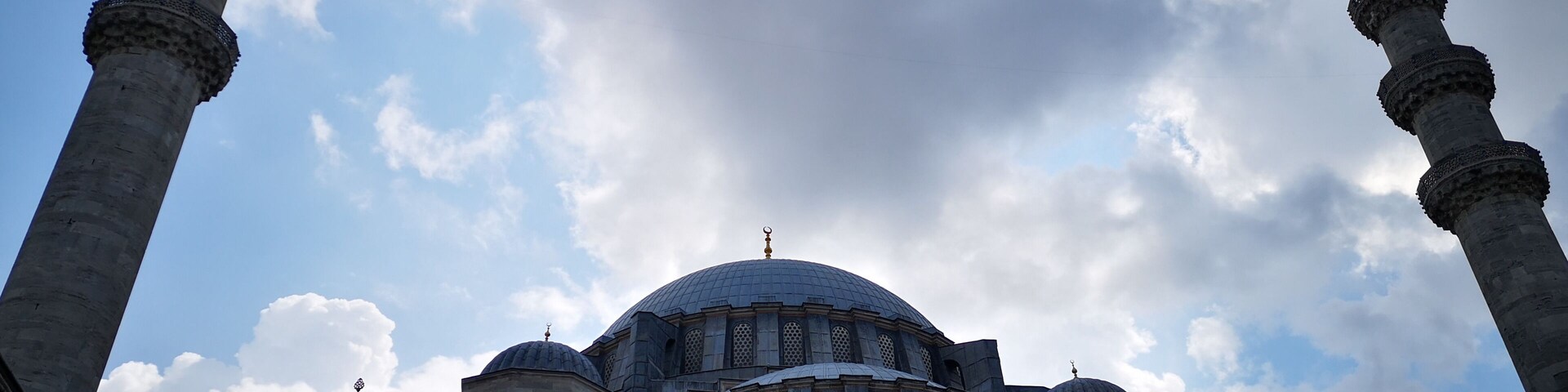 Beautiful mosque close to the Grand Bazaar