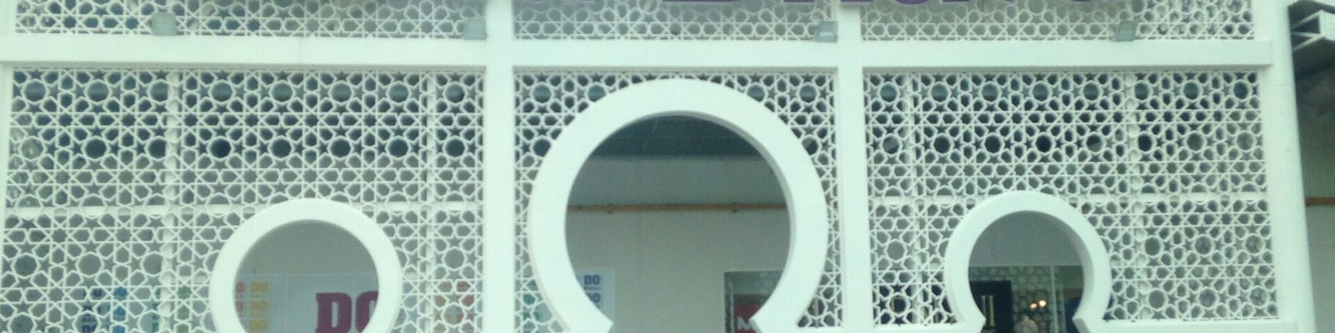 Big hypermarket in Kota Bharu. Easily accesible by local or tourists. Its operation hours from 10am to 9.30pm and is closed from 12.15-2.30pm only on Friday due to Friday prayer.