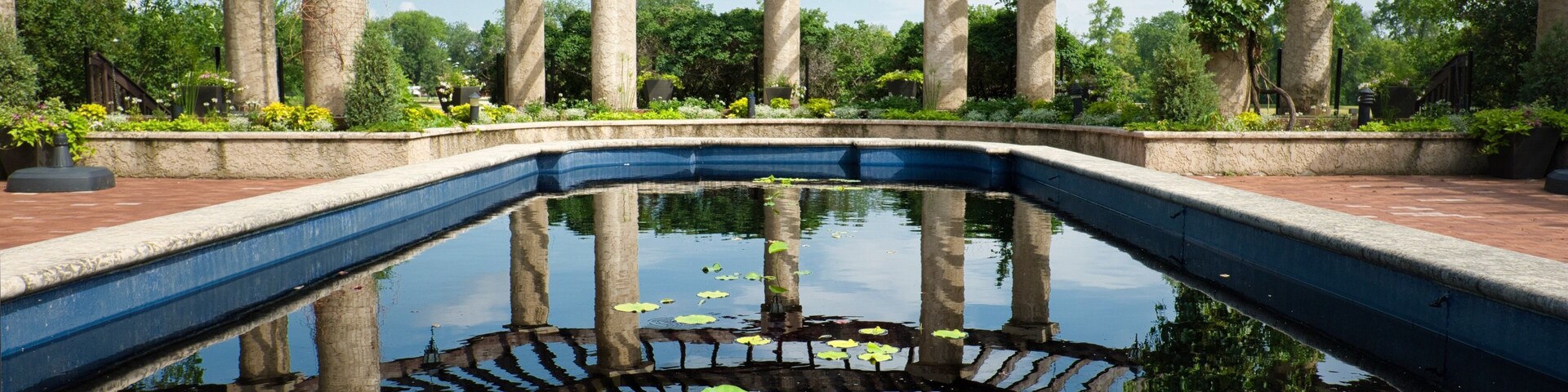 Taken from the pavilion at Assiniboine park. Lucky there was water in the pond, usually there isn’t . Used a 16 1.4 @ F8 too bright for anything lower.