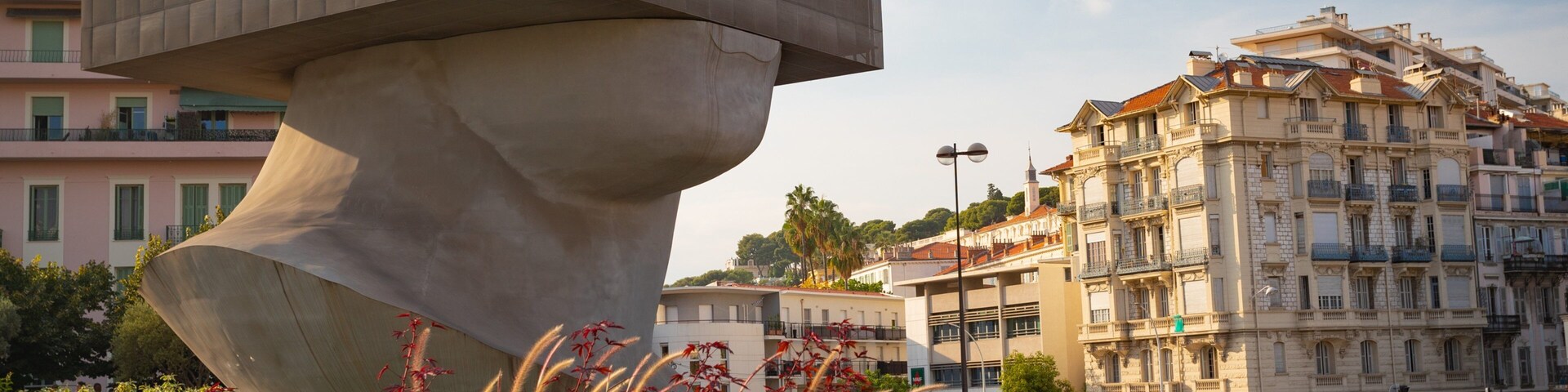 Cimiez which includes wildflowers, outdoor art and a garden