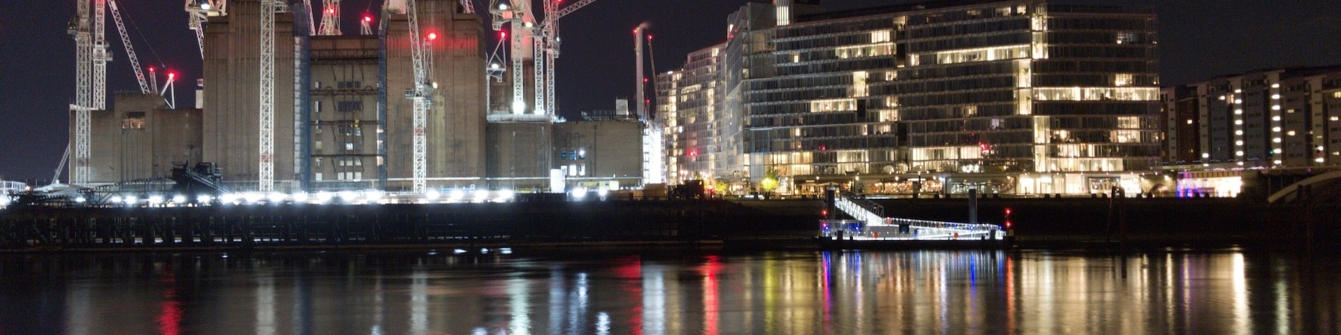 Battersea power station at night - a lot of lights & a lot of construction work is still going on. The view point is located between Chelsea and Pimlico. #travel #lifeatexpedia #london