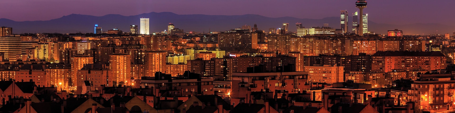 Torrespaña y el skyline de Madrid vistos desde el cerro del tío Pío.