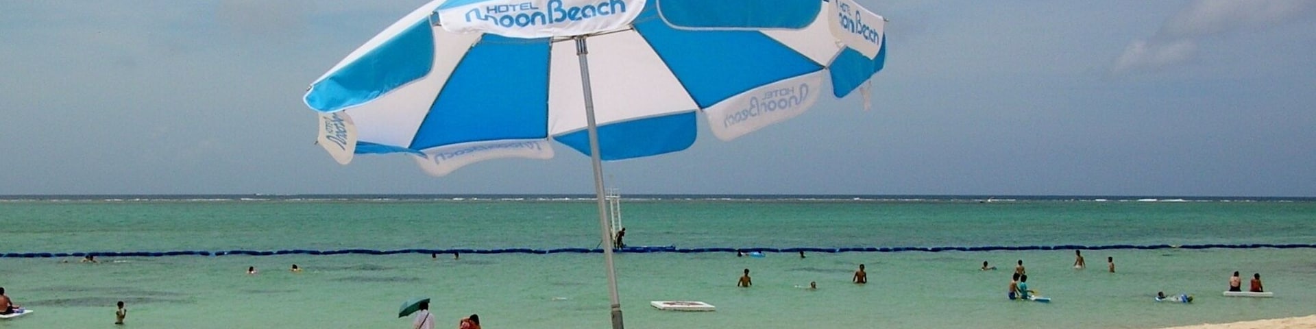 ムーンビーチホテル