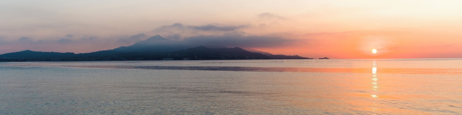 Playa de Muro is a beautiful six kilometres long Blue Flag, white sandy beach in the north of Mallorca. It's generally quieter than neighbouring Alcudia beach because of its out of town location.
