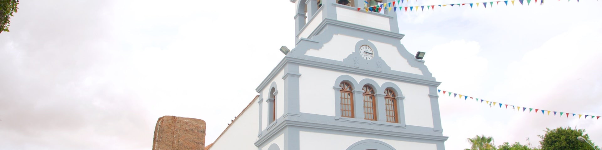 Puerto del Rosario featuring a church or cathedral, religious aspects and heritage architecture