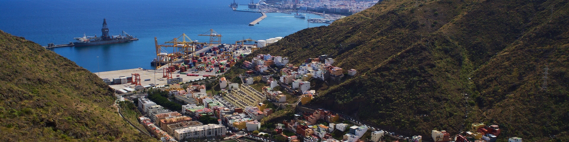 Barrio de María Jiménez visto desde el camino que sube al Lomo de las Canteras en la margen izquierda del Barranco del Bufadero.