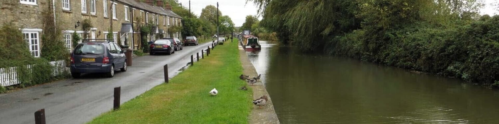The Oxford Canal by Canal Road.