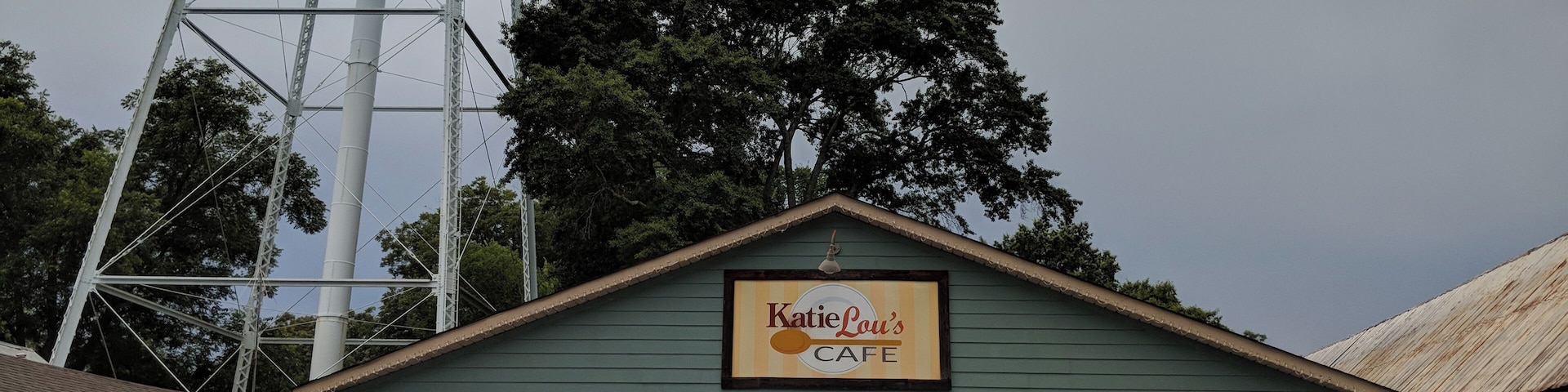 #localsecrets the owners of this restaurant are the parents of Rutledge Woods a guy from Top gear USA version.