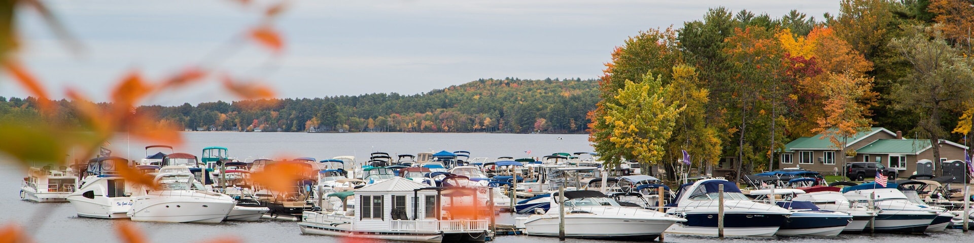 Naples showing a bay or harbor