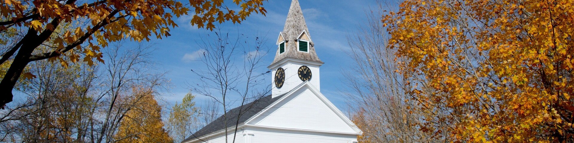 Sugar Hill showing fall colors, a garden and a church or cathedral