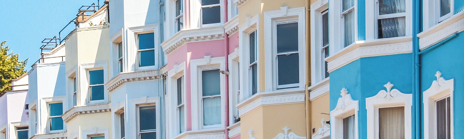 Notting Hill is one of my favourite borough. All these colorful houses bring joy and happiness!
#Perspectives
#london #city #nottinghill #notting #colorful #architecture #perspective #colors #house #rainbow #pastel