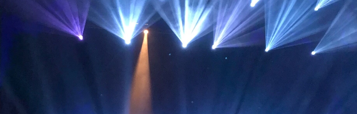 The best Spanish band ever #LosPlanetas #lights #lifeatexpedia