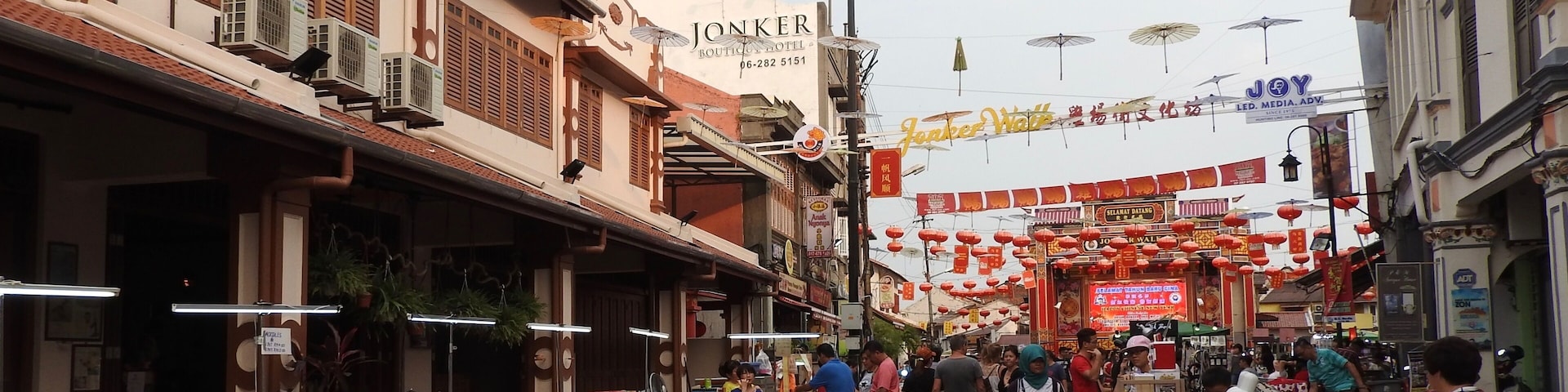 The Jonker Walk is the Chinatown street of Melaka, Malaysia located along Jonker Street.
#markets #OnTheRoad