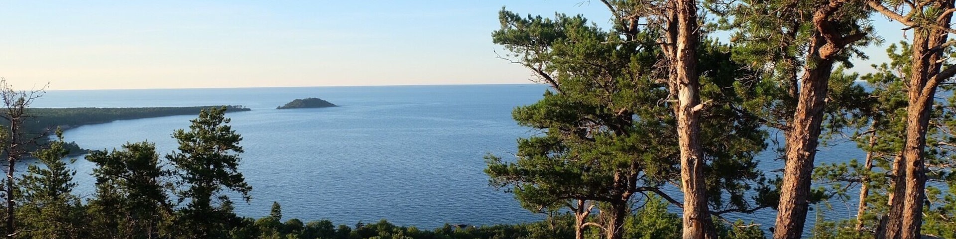 What a beautiful #hike! in Marquette #michigan #lakesuperior #upperpeninsula #parks