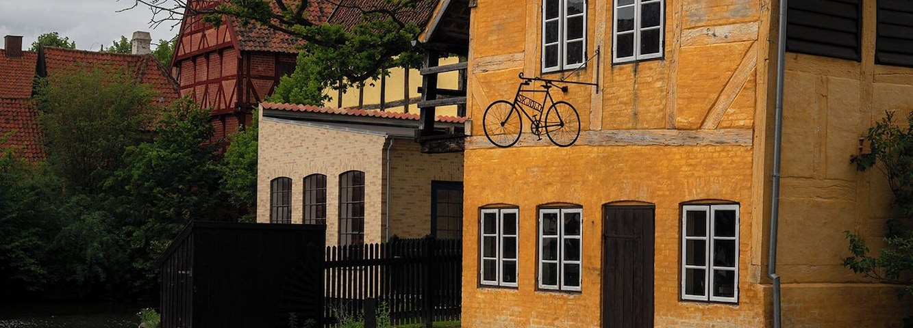 An open museum with exhibition of houses of the bygone days, suitable for all ages.