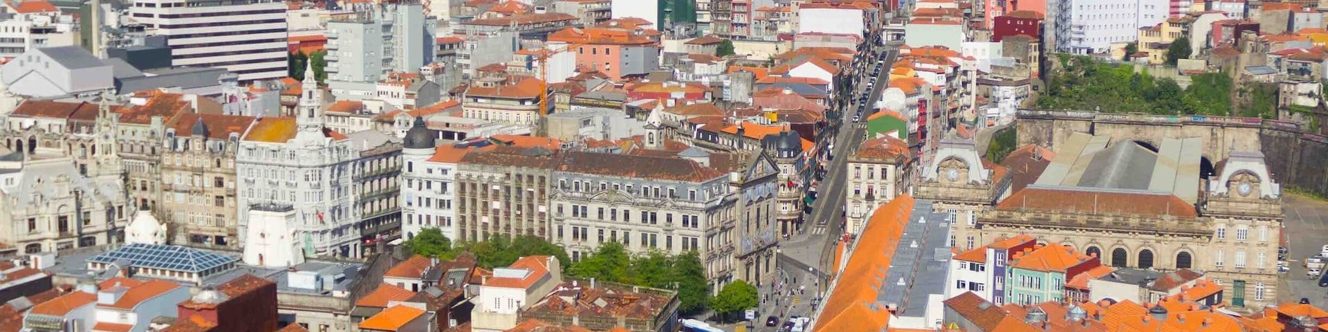 The views from the top of Clerigos Tower got us gobsmacked 😍. More of Porto on our next blog real soon!