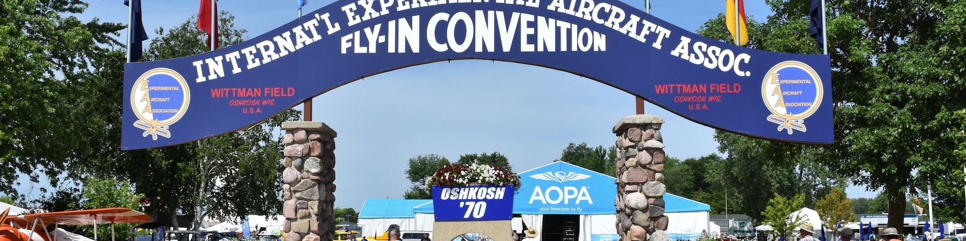 WOW! in July we visited the Annual EAA Airventure at Oshkosh. If you like aviation this is the place for you! 10'000 aircraft movements through-out the week, Daily and nightly airshows, outside cinemas. Themed aviation events and music concerts! its a must foe the avgeek