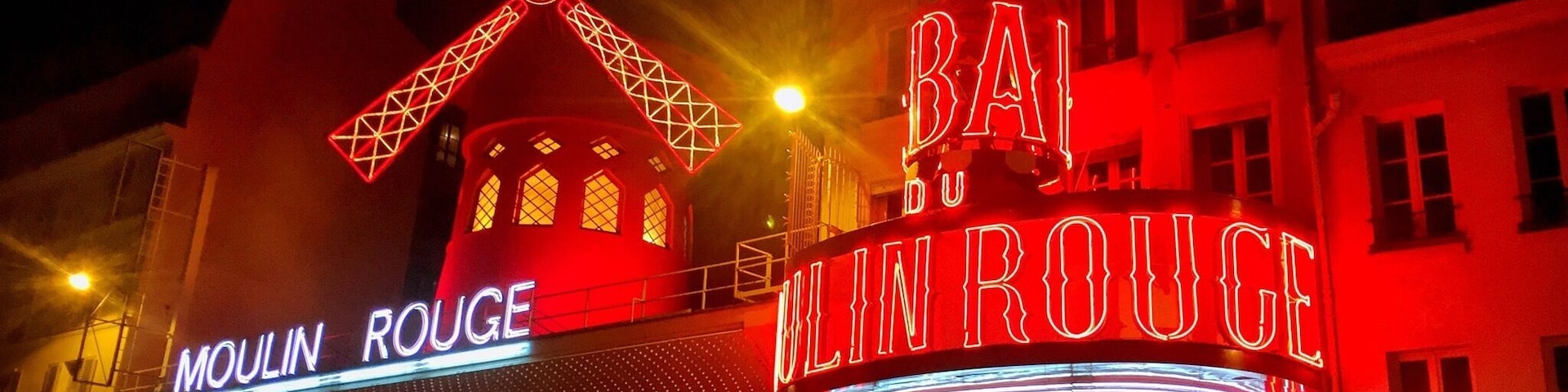 I actually didn't get to see a show here but staying at the hotel next door called Le Chat Noir, which was very highly rated on Tripadvisor, and gets a 4 star rating, not sure if I'd agree, wouldn't recommend it...