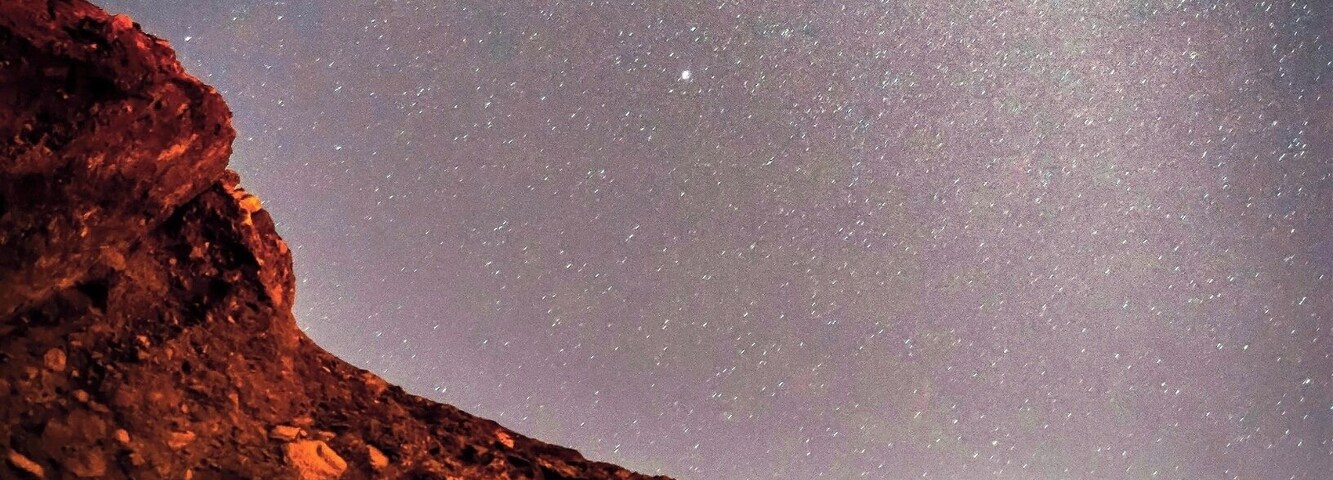 The stars were out in Phoenix last night!
Close to Tempe, this hike takes ~10 minutes and provides some beautiful views. And for the first time, I got to experience this place at night. It was a perfect way to spend an evening.
#LoveMyTown
