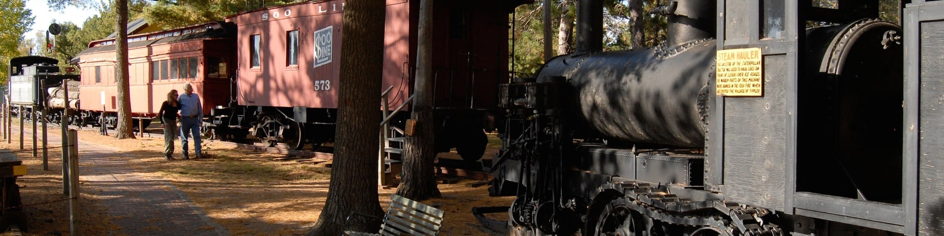 Rhinelander que inclui itens de ferrovia