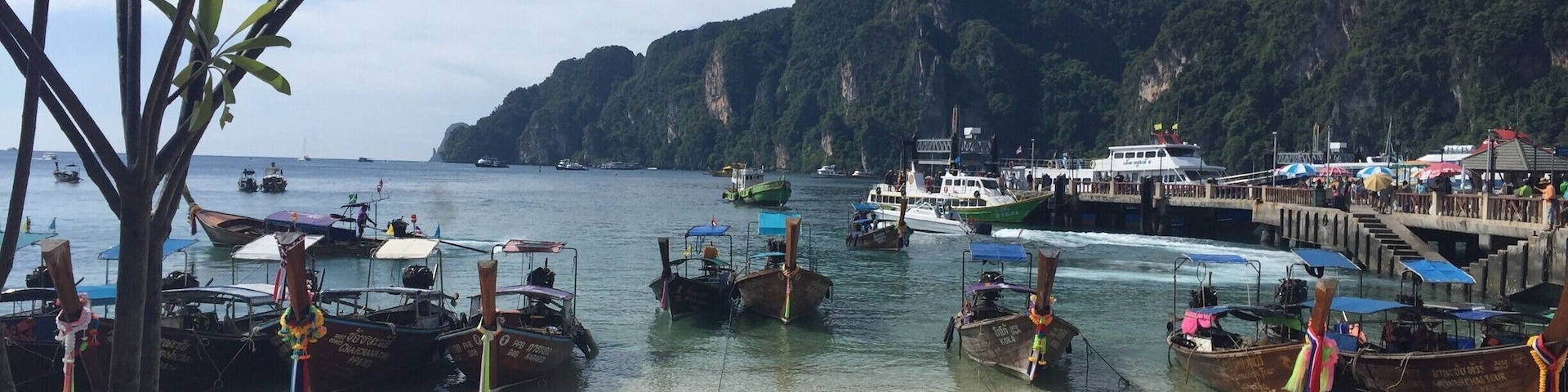 Thailand offers to us gorgeous countries thanks to its different islands and photographers could take beautiful, colorful and #nofilter pictures :) #beachbound