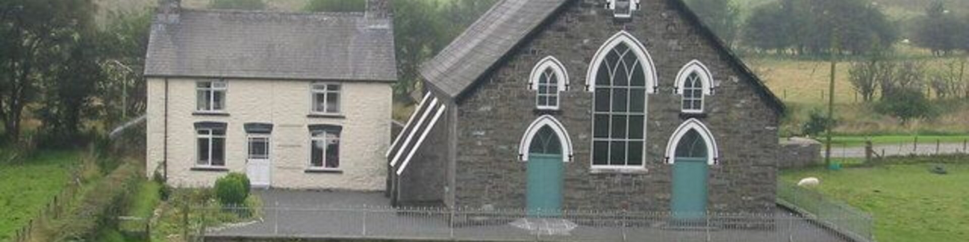 Capel Penffordd-Las A typical Welsh chapel with two entrances -originally one for the men and one for the women.