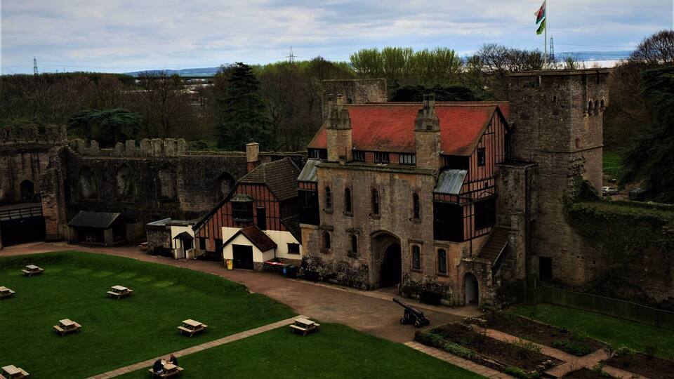 Nice and quiet place to walk and relax in South Wales. #green