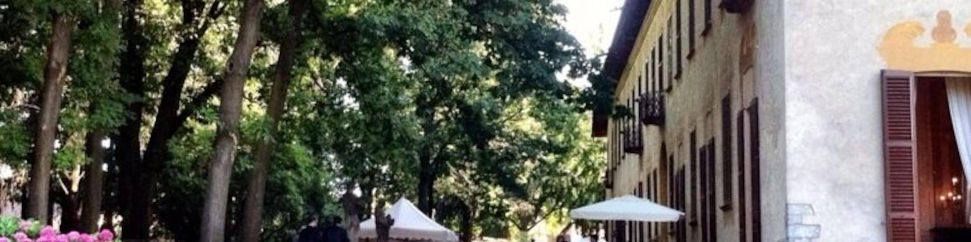 Road bike close to Naviglio Grande