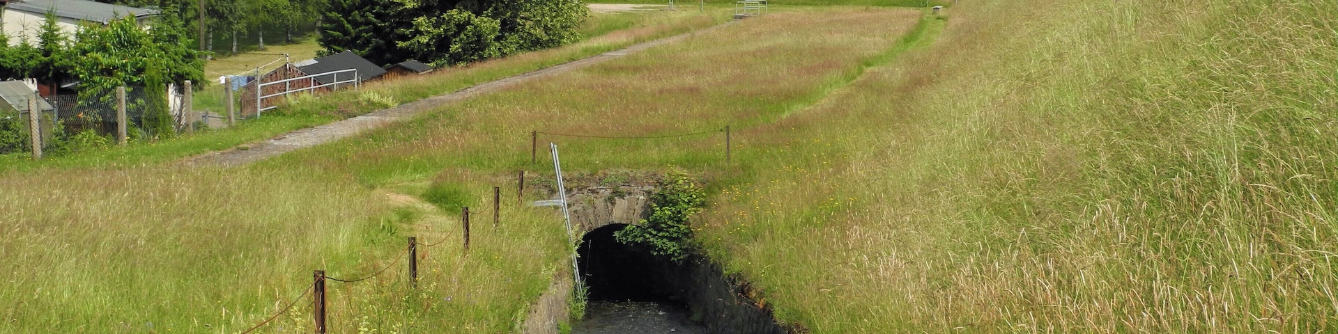 Revierwasserlaufanstalt Freiberg: Abfluss des Saidenbachs am Obersaidaer Teich in der Gemeinde Obersaida, OT von Großhartmannsdorf