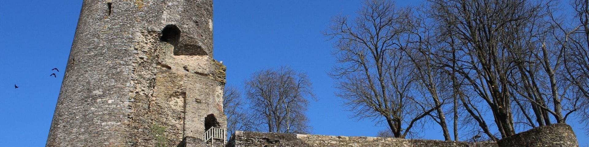 cold weather give this blue sky over Tour Mélusine