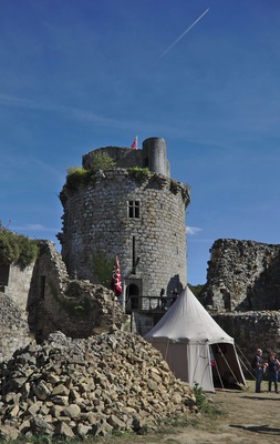This building is indexed in the Base Mérimée, a database of architectural heritage maintained by the French Ministry of Culture, under the reference PA00089667 .