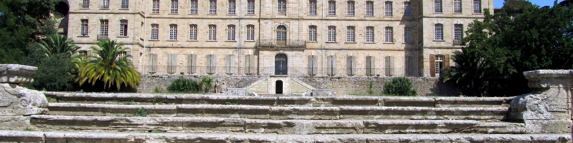 This building is en partie classé, en partie inscrit au titre des Monuments Historiques. It is indexed in the Base Mérimée, a database of architectural heritage maintained by the French Ministry of Culture, under the reference PA00103685 .