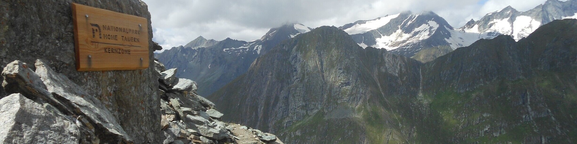 Venediger hohe weg to Neue Sajathutte. Ost Tirol, Austria