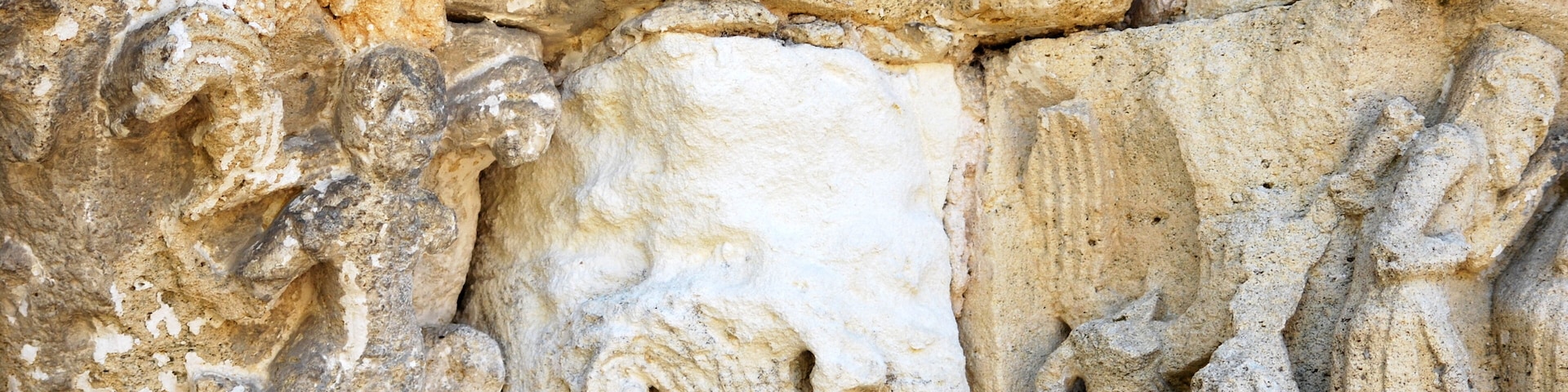 Chapiteaux de l'église Saint-Martin de Haux