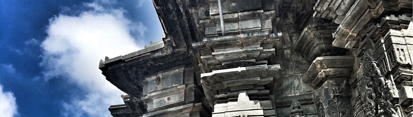 The Chennakeshava Temple, originally called Vijayanarayana Temple was built on the banks of the Yagachi River in Belur, by the Hoysala King Vishnuvardhana.Chennakesava is a form of the Hindu god Vishnu.
#heritage #temples #discovery