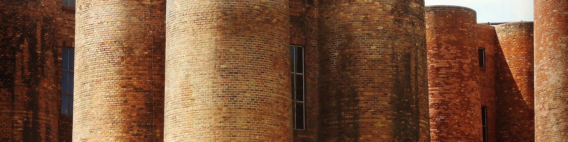 A Brown carbon kokseri from the early 1950:s - now protected culture building. One of the most strange buildings I ever seen😳 #Details Photo Sweepstakes