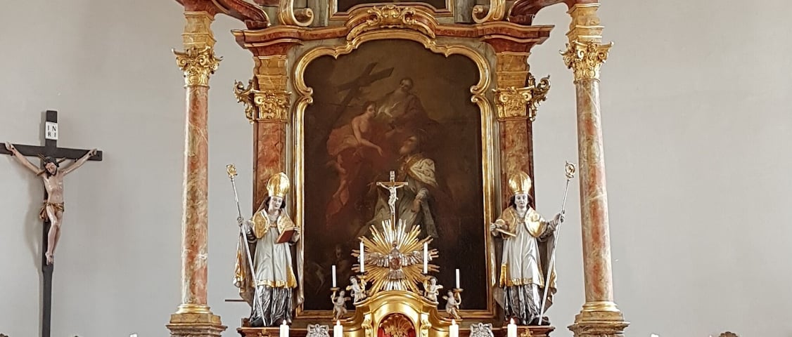 Ascholding (Dietramszell), Pfarrkirche St. Leonhard, Rokoko-Hochaltar von 1762 (durch Ph. J. Rämpl).