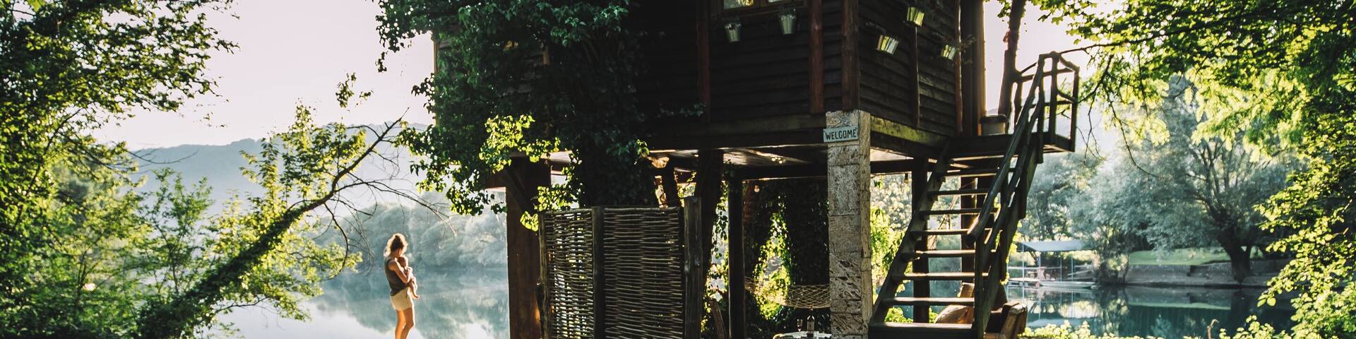 Discovering new places is sometimes you win and sometimes you learn. But this place & treehouse was a winner... One of the most special places we ever slept.... so peaceful, clean and beautiful. The tree itself going through the floor, next to the bed and back out through the roof 🌳 Loved it and the real magic began when the evening starts setting in... the clear green river transformed into a kind of milky foggy road with waves of mist. More of that later 😉
#treehouse #nature #bosnia #romance #river #una #cabin #house #localsecrets
Make sure you follow me on:
https://www.facebook.com/ShotByCanipel/
https://www.instagram.com/canipel/